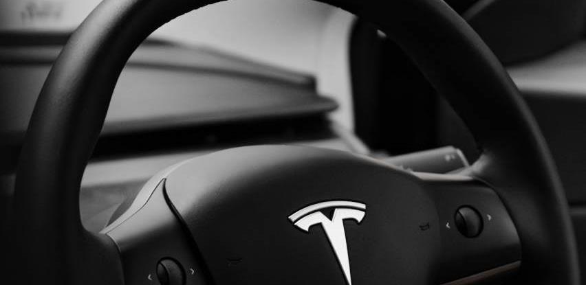 Dionice kompanije Tesla pale za 3,5 posto - Akta.ba Vijesti