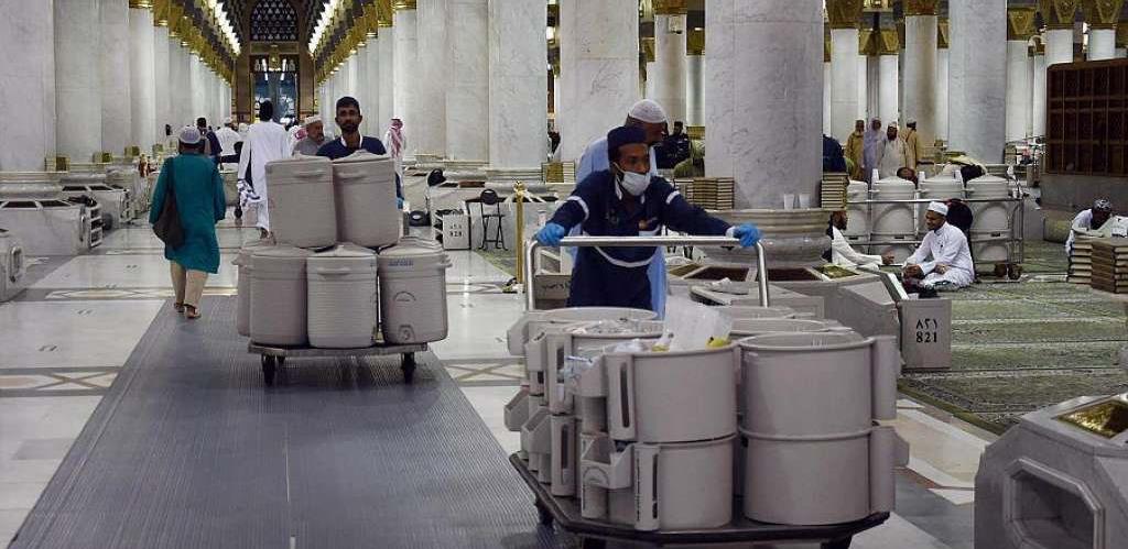 Četiri stotine tona Zem-zem vode dnevno za posjetioce Poslanikove ...