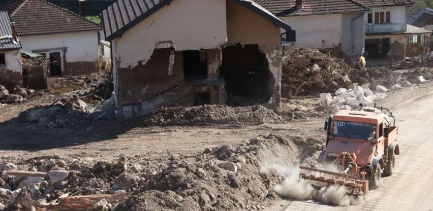 Nakon poplava, u Jablanici stručne ekipe obilaze teren i vrše procjene ...