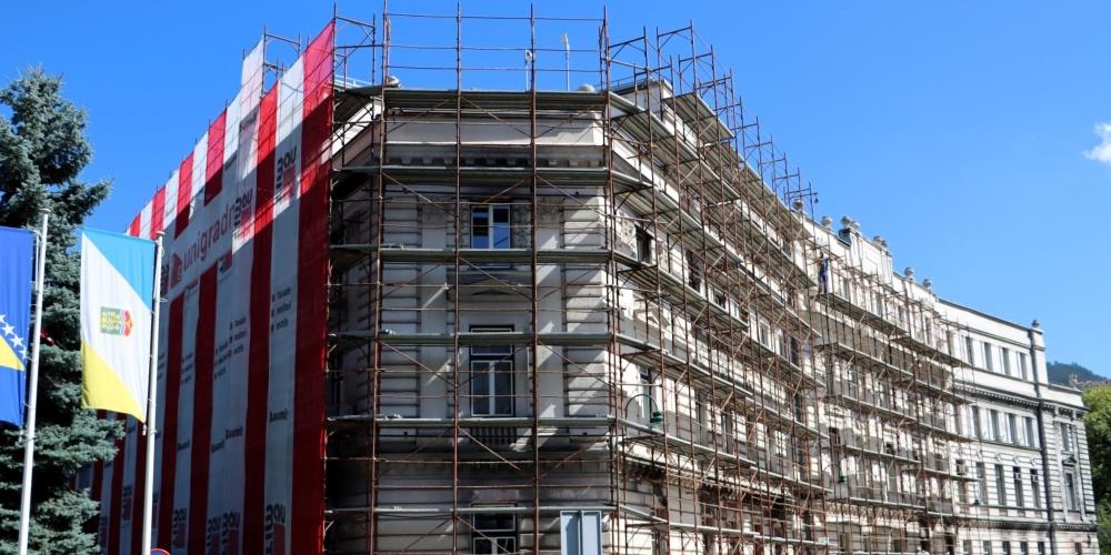 Počela restauracija fasade zgrade Vlade KS i Općine Centar - Akta.ba ...