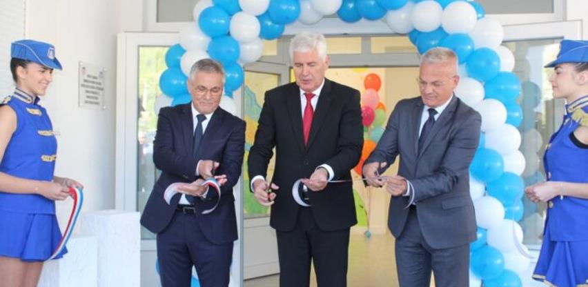 U Grudama otvoren Edukacijsko-rehabilitacijski centar "Ivan Pavao II" za djecu i mlade - Akta.ba ...
