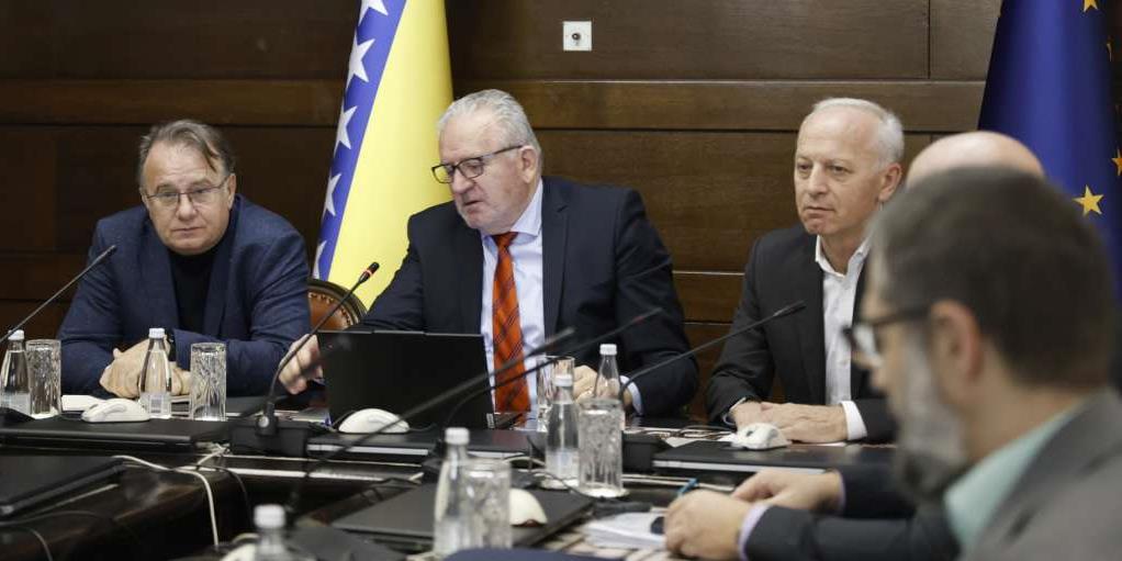 Vlada FBiH najavljuje subvencije od 45 do 300 KM po radniku - Akta.ba ...