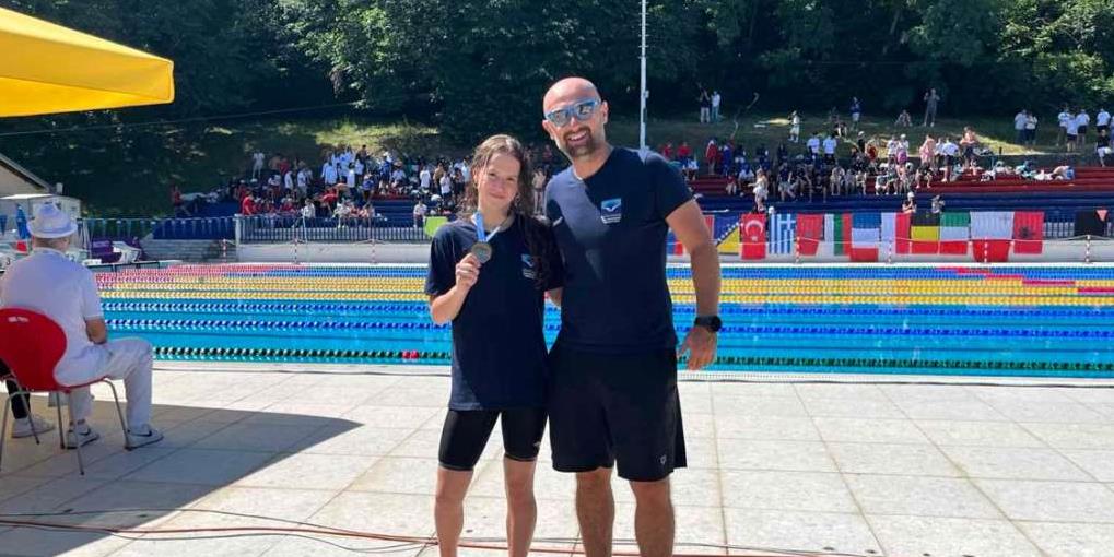Nova plivačka zvijezda BiH: Zerina osvojila tri medalje - Akta.ba Vijesti
