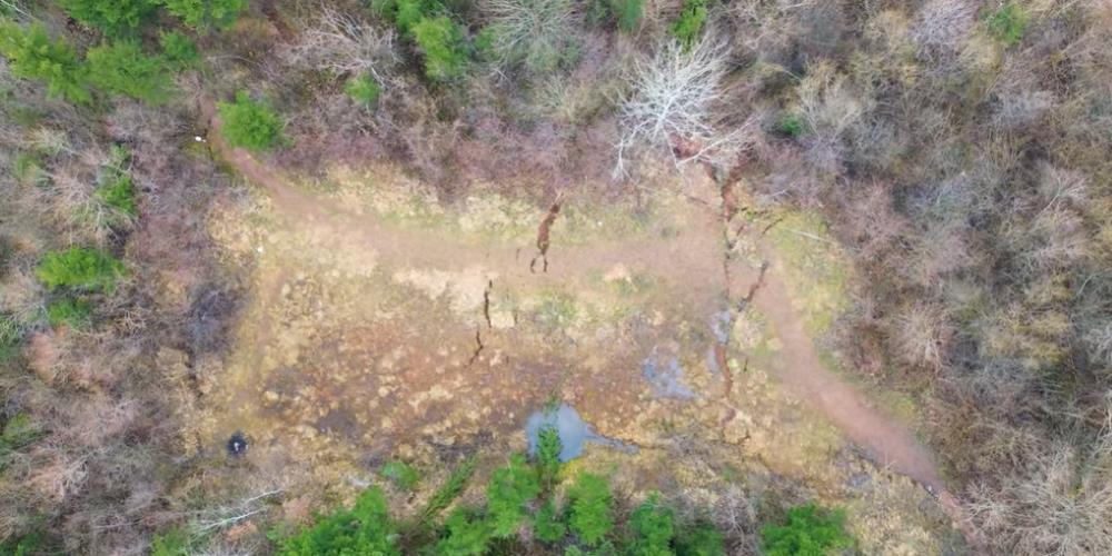 Curine njive: Pukotine se šire, voda dodatno destabilizuje tlo - Akta ...